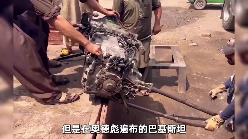 巴铁师傅将自动挡改装成手动挡
