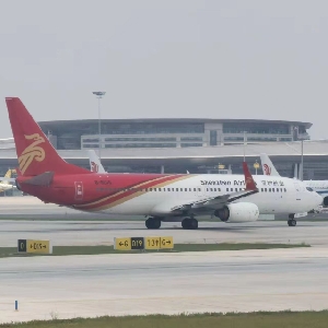 一架ZH的738 