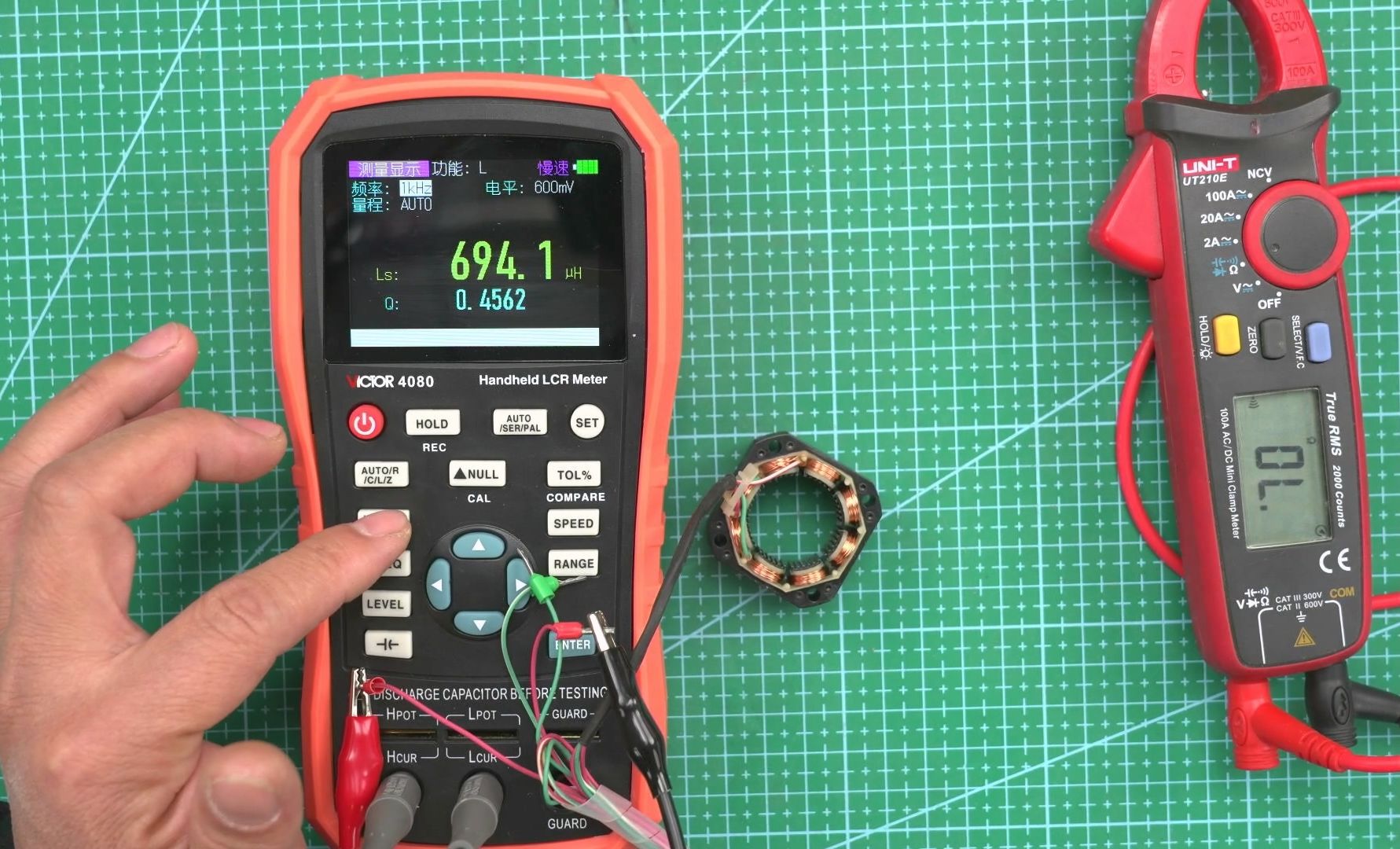 开箱视频,胜利手持数字电桥4080初使用