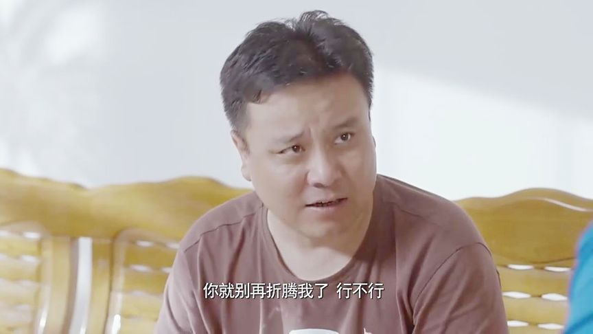 老赖欠钱不还,男子用这个方法,直接把老赖逼疯乖乖还钱