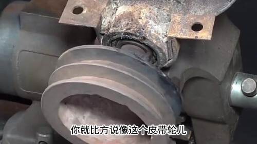 德国人拆皮带轮,为什么一定要用火烧?并不是直接砸下来,涨见识