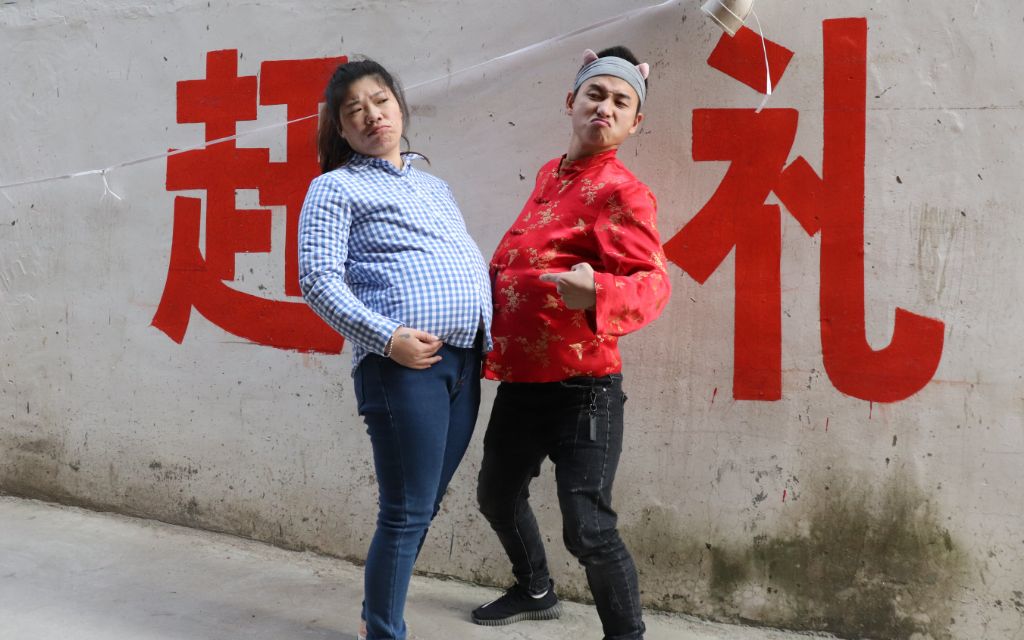男人体验怀孕生孩子,整个过程太有趣了,看一遍笑一遍