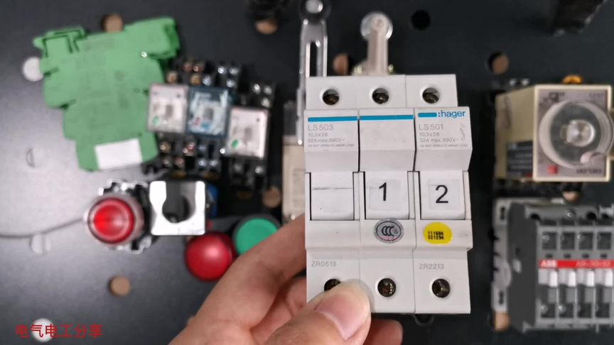 电工工作中常用的电气元器件,有哪些作用和功能今天了解一下