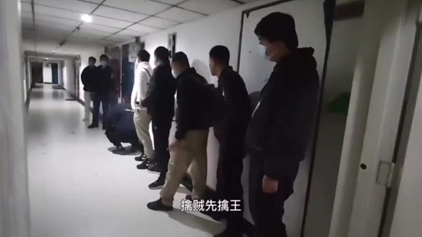 近日,春城好市民举报有人用QQ、微信等网络聊天工具进行网络招嫖