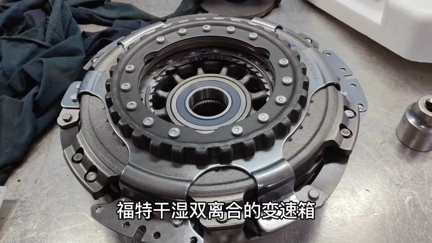 #大众cc #大众迈腾 #七档干式双离合变速箱维修 #更换离合器
