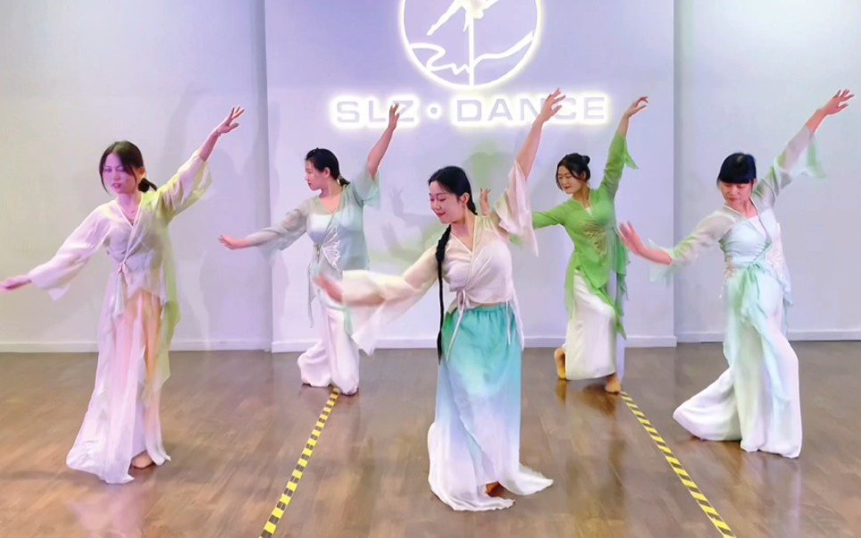 过年喜庆舞蹈《china-E》仙女们还不快点跳起来!