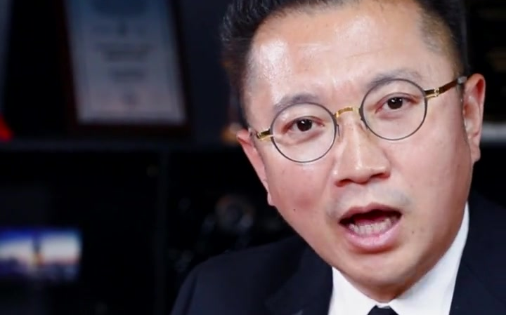 拿咖啡杯时这个细节你注意了吗?记住这两个方法远离尴尬