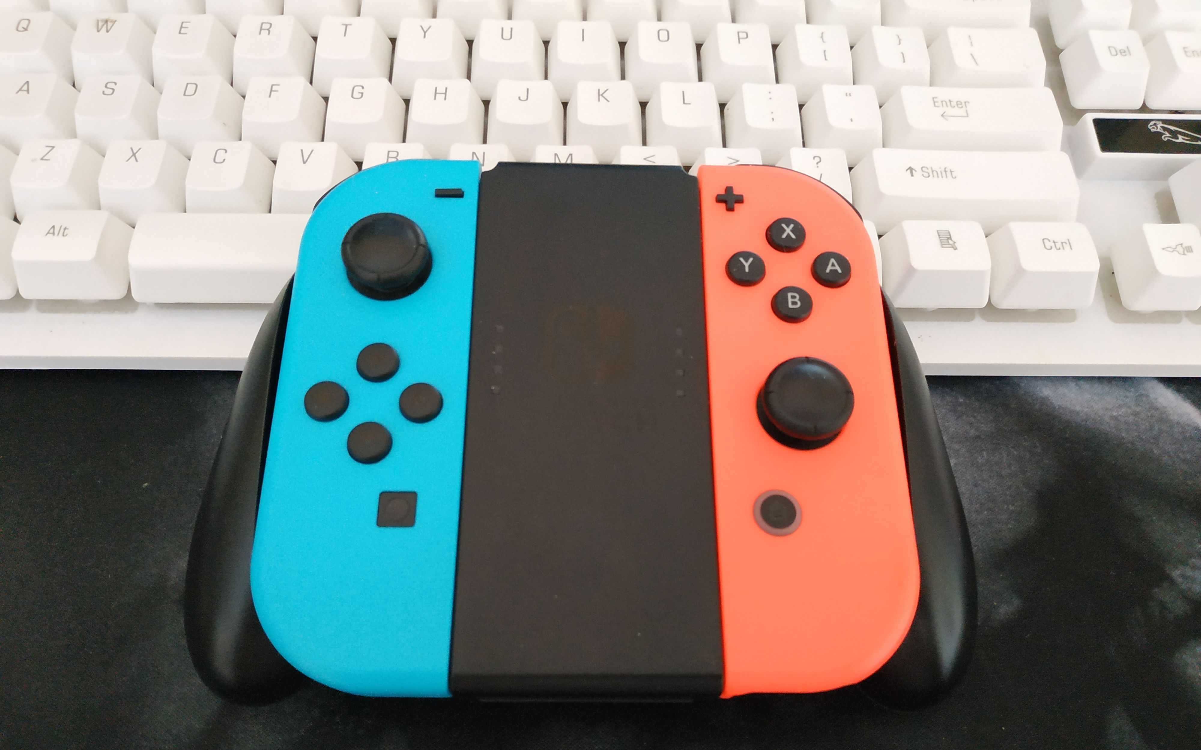 任天堂switch主机两个joy con手柄如何连接电脑作为一个手柄使用
