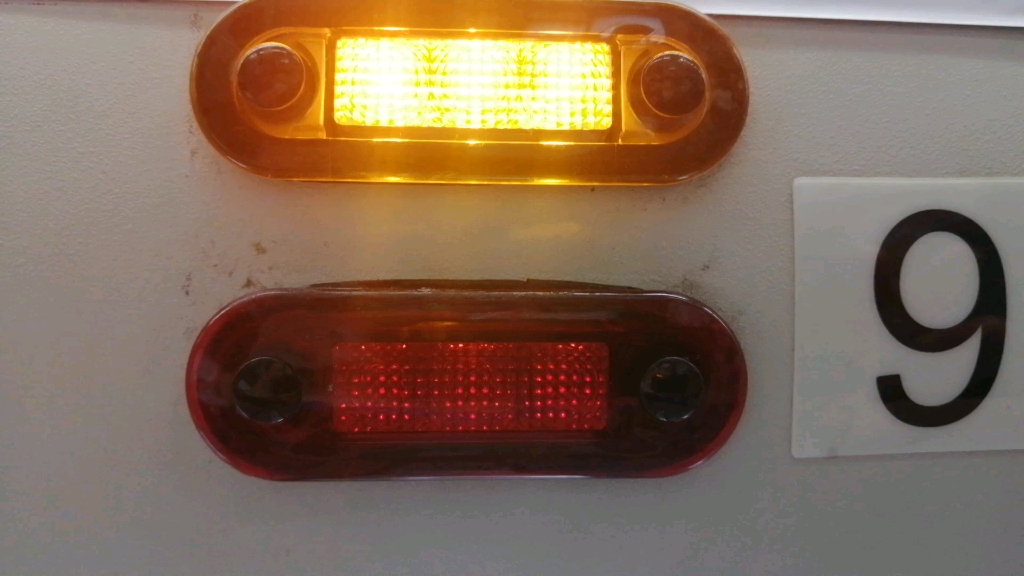 【上海地铁】伪八开门时动车微微亮起的门灯