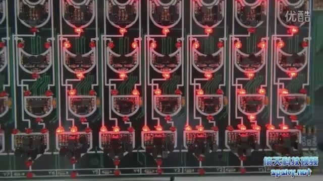 40万打造的巨型计算机:只能玩俄罗斯方块,真红石计算机