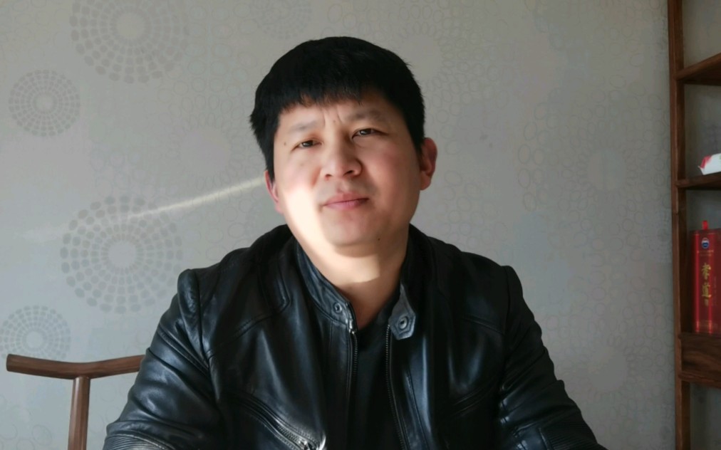 茅台酒每次过年不是涨价就是降价,酒厂放量就有浮动