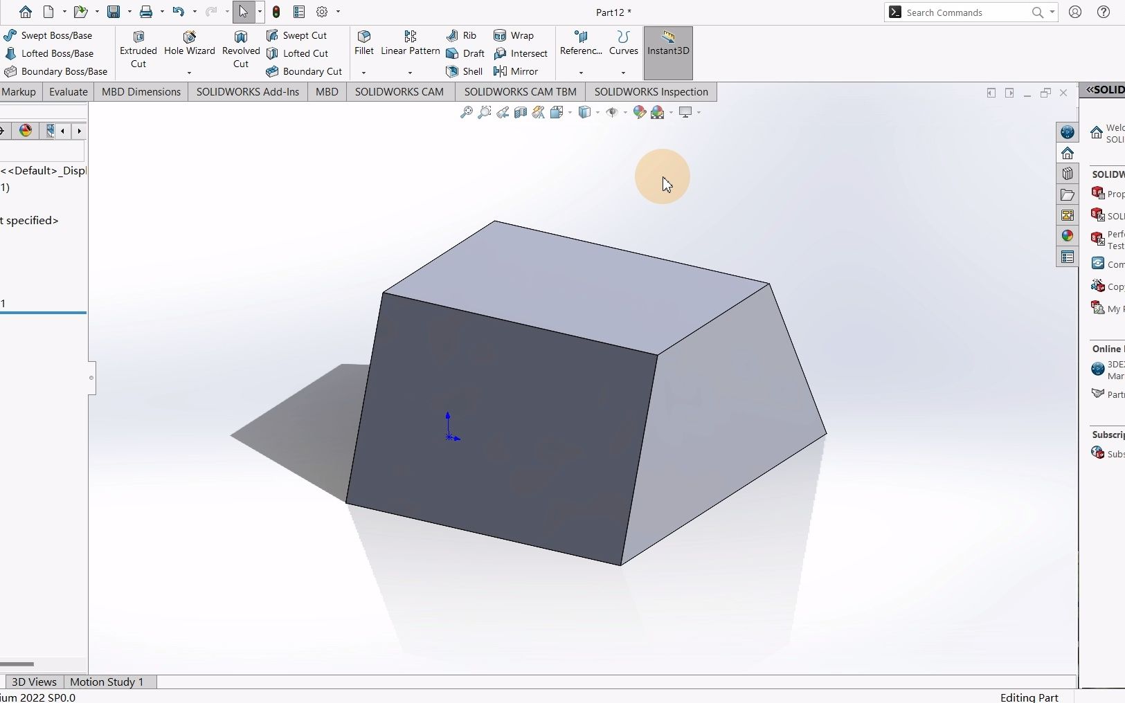 Solidworks 创建处于两个平面中间位置的平面
