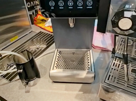 nkbar全自动奶沫机漏水及倒灌进入牛奶的原因及维修思路