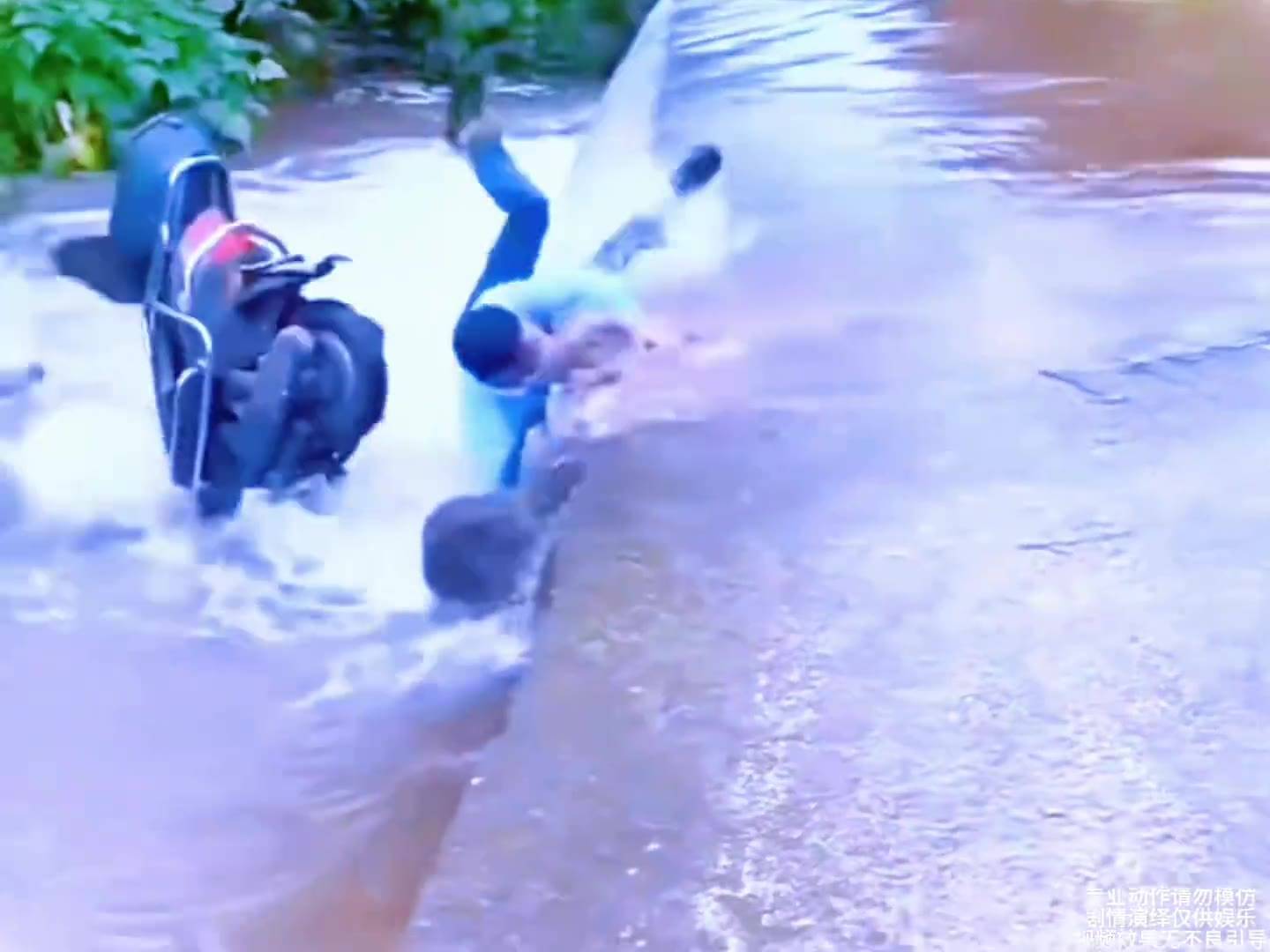 小丑的表演十分滑稽