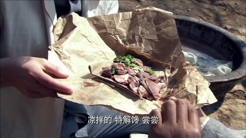 女医生想要活猪心解剖,谁料一打开就傻眼了,连长乐了:凉拌的!
