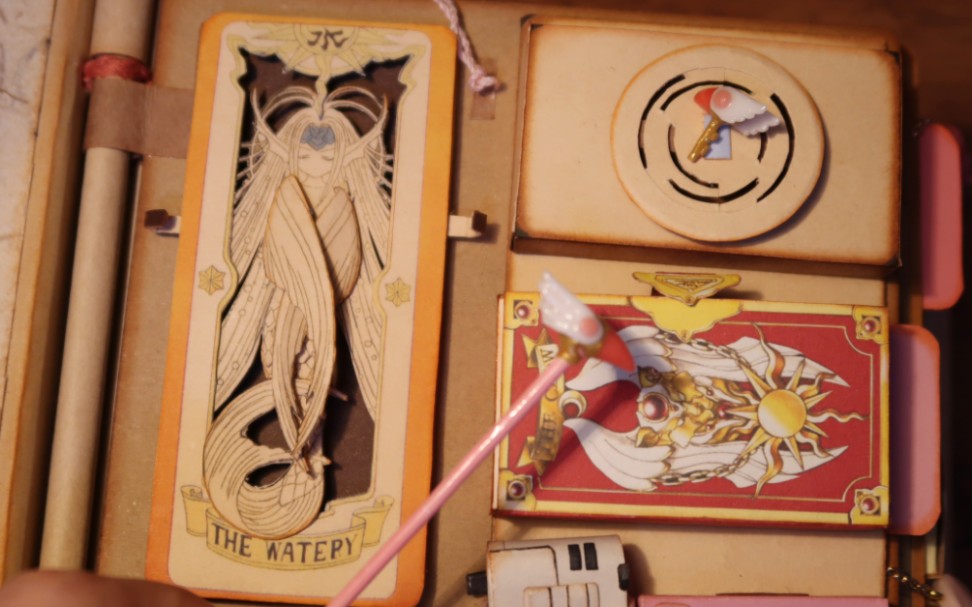 把初代萌王的魔法世界藏进书里 百变小樱 机关书 手帐翻翻看