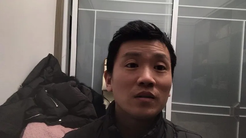 小学生组团看电视的鞋店倒闭