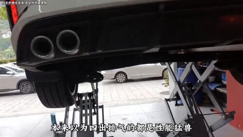 现在很多汽车排气管其实就是个摆设,你的车子是不是假排气
