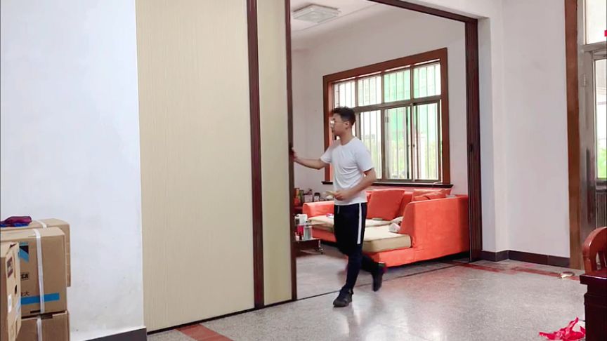 隐形隔断折叠门推拉门 客厅空间太大多隔出一个房间