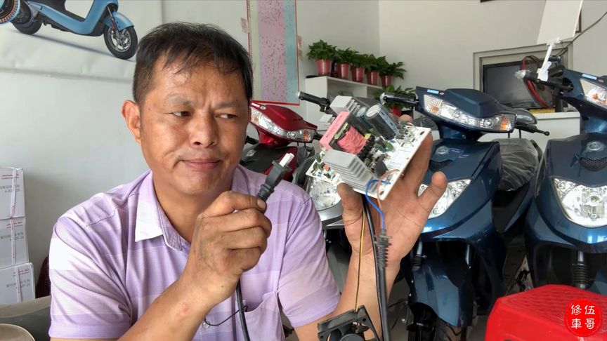 电动车充电器受潮还能使用吗?进水后怎么处理?看完就能学会