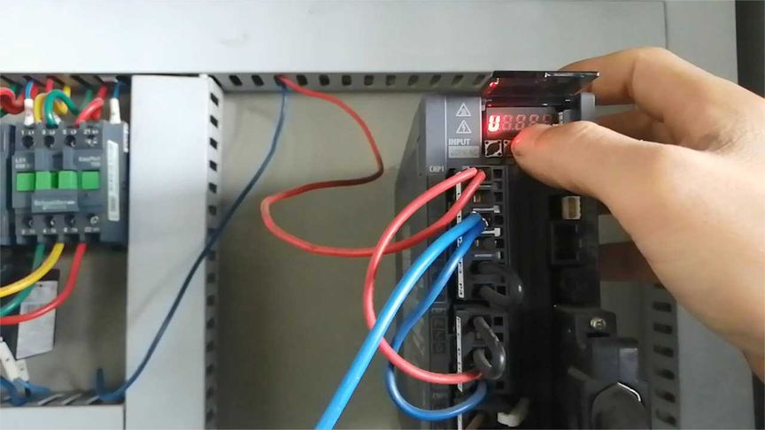 三菱MR伺服驱动器参数设置标准课程第二十课模拟转矩指令限制电压