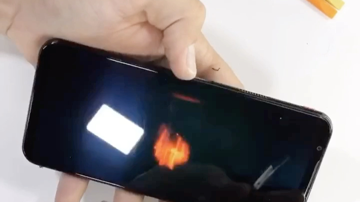 红魔手机耐用度测试,确实不错!粉丝好想看什么手机的耐用度测试?欢迎...