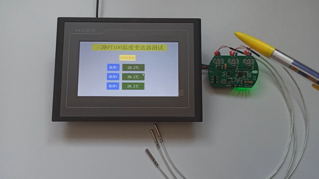 用触摸屏读取三路PT 100温度数值,本变送器支持6到26V超宽电压供电,...