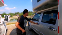 上牌三年四驱双排皮卡房车只卖14万?车内轻松睡4人,二手房车太便宜了