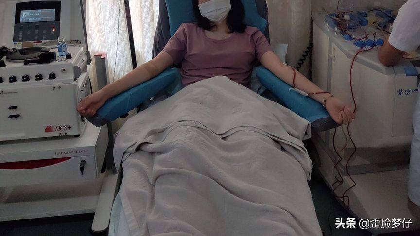 献血的粗针扎得我太疼了!麻烦给细血管同志来根细针!胆小者三思
