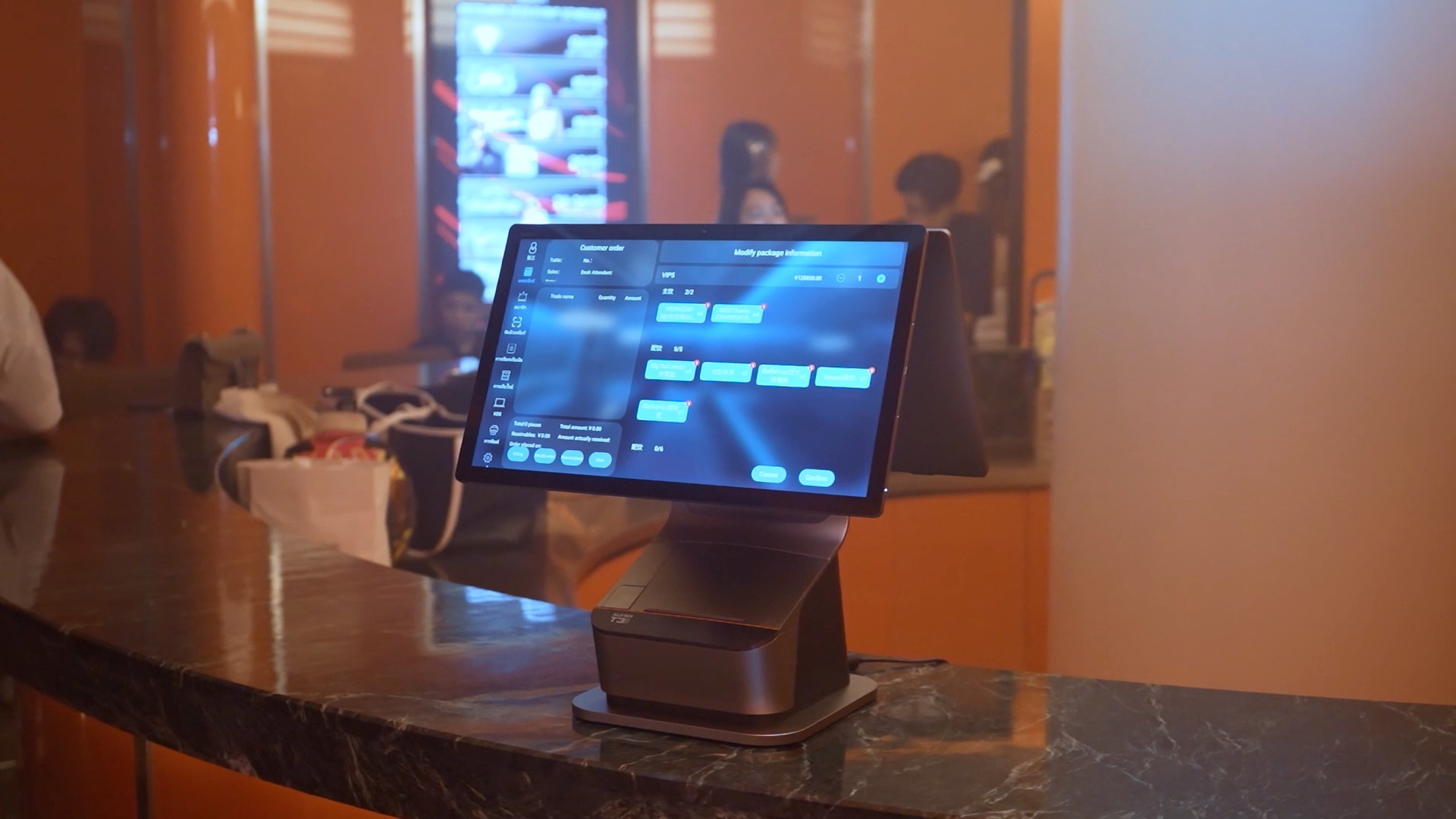 SUNMI x 九点半pmߤ�数字化解决方案落地曼谷酒吧