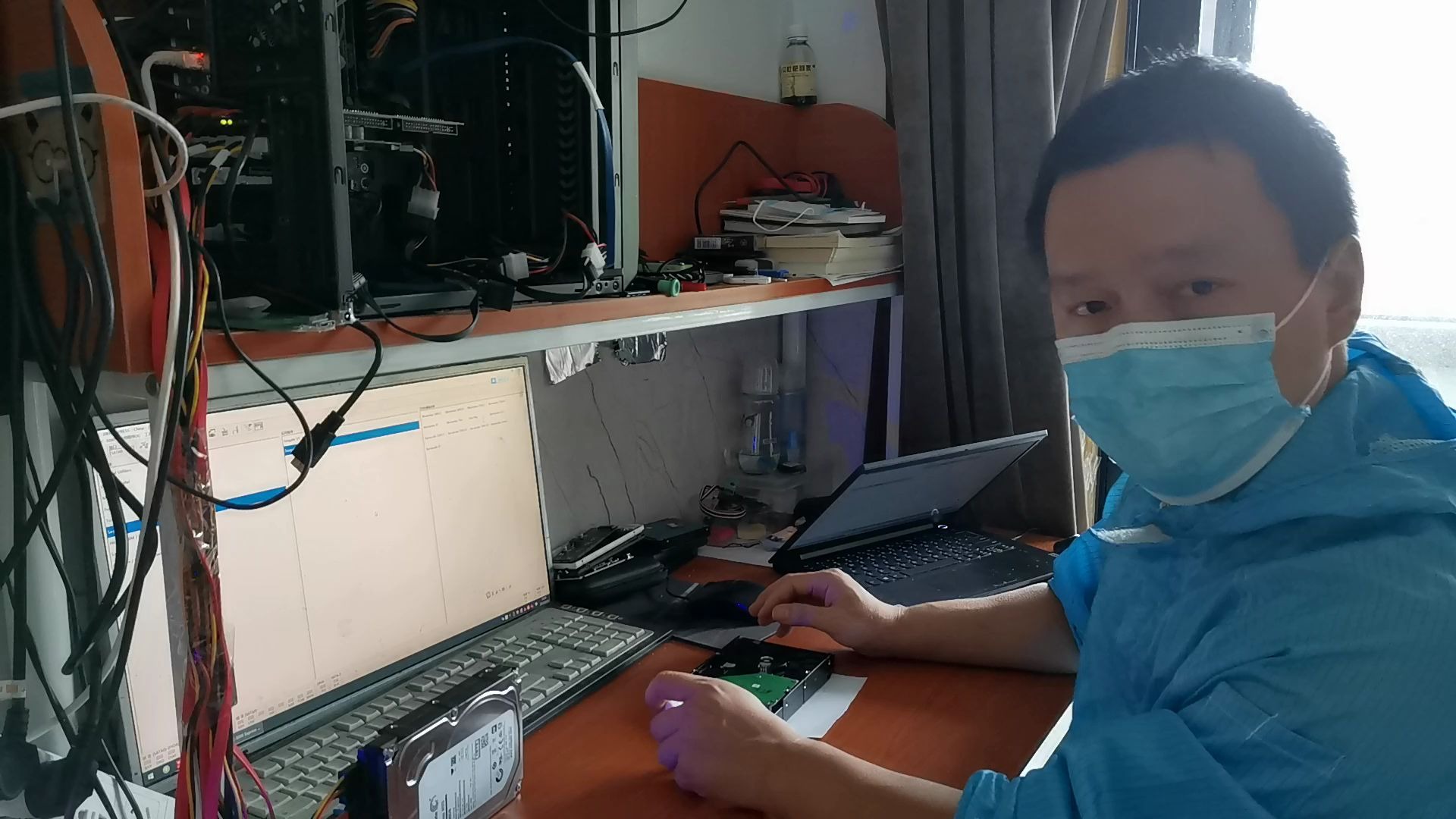 电脑硬盘损坏,能看到盘符没容量,数据丢失怎样开盘数据恢复