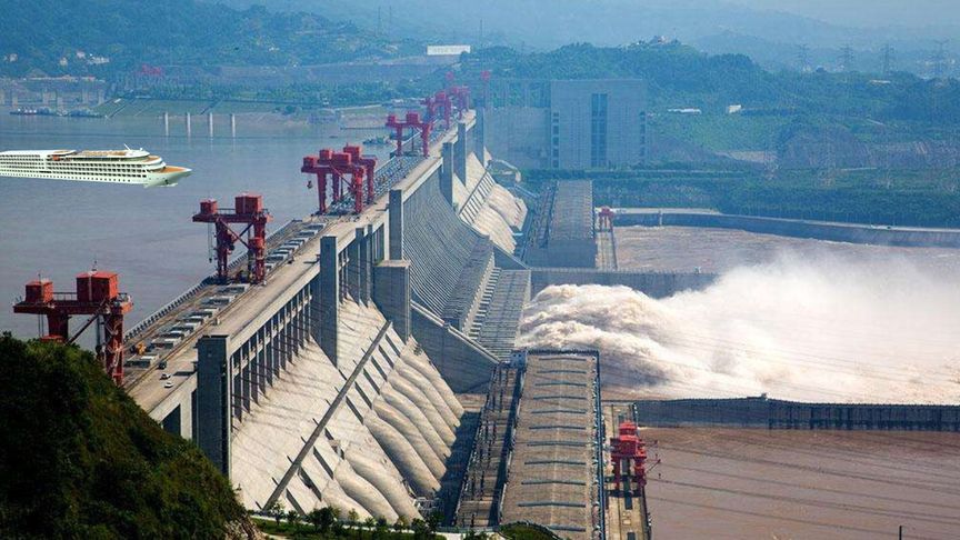 三峡大坝水位落差110米,轮船是怎样通过的?真佩服工程师的智慧