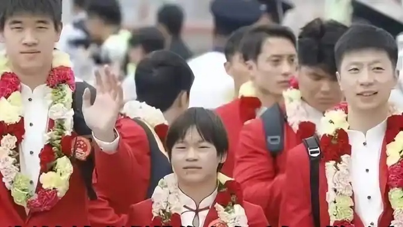 奥运健儿代表团访问香港,社牛全红婵再次上线