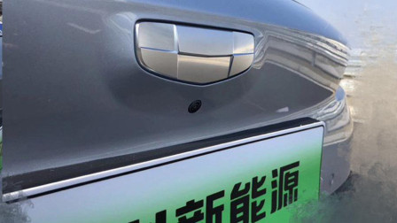 换全新车标!吉利纯电动