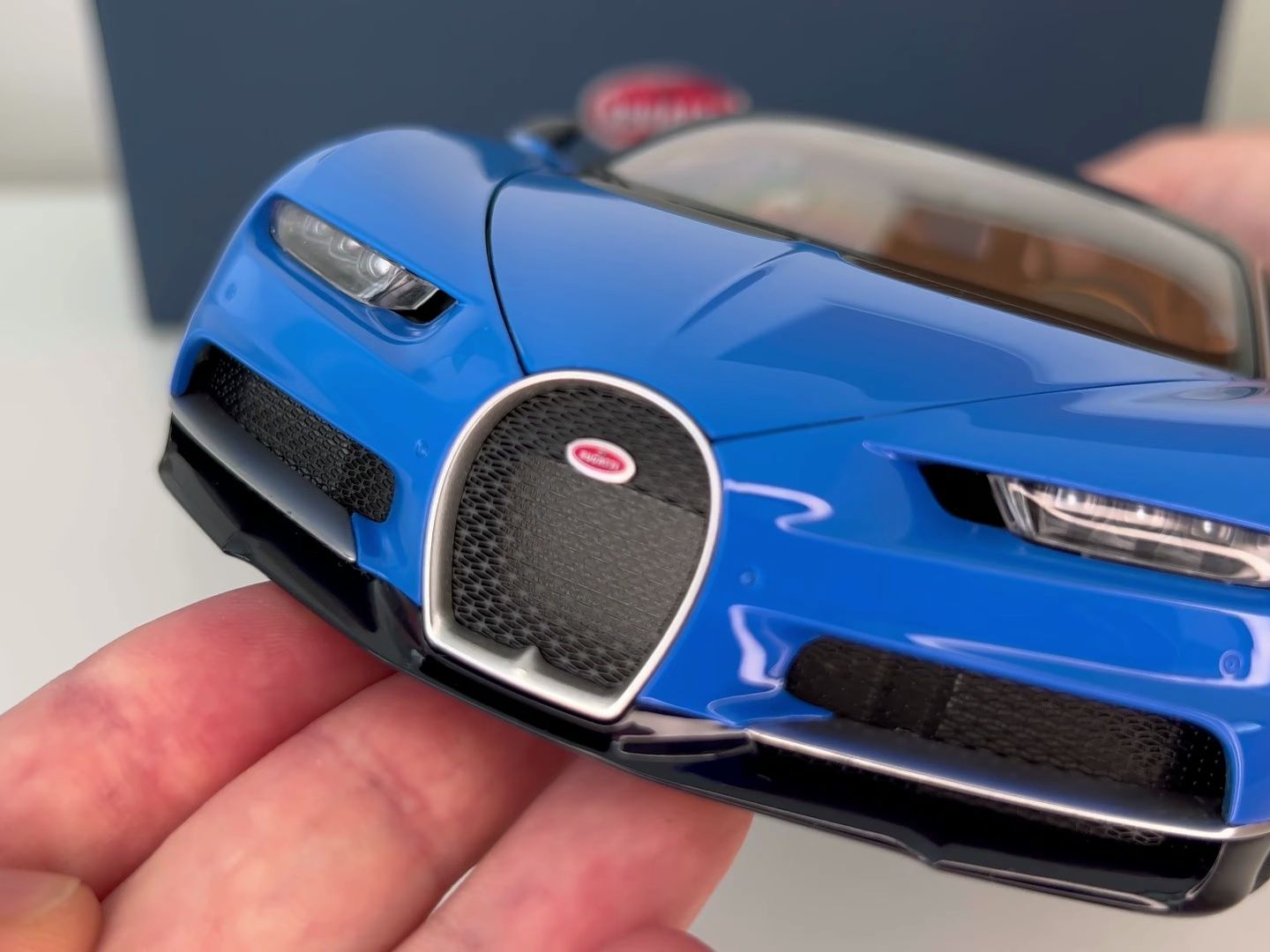 布加迪奇龙Bugatti Chiron 1:18模型,制作商 AUTOart
