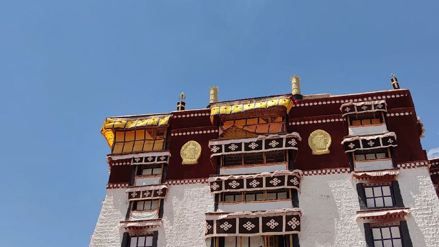 西藏“世界屋脊”、“亚洲水塔”地球第三极