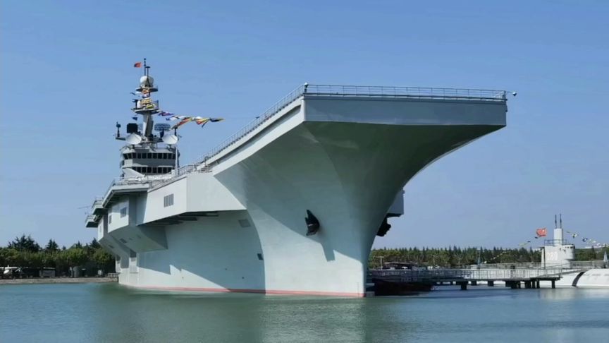 走进航空母舰(1:1实体模型)