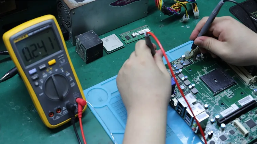 电脑CPU短路故障排除及维修方法实战教学-华宇万维电脑维修培训