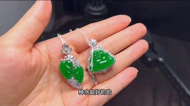 翡翠的灵魂是种水,那么有色有种就更难啦