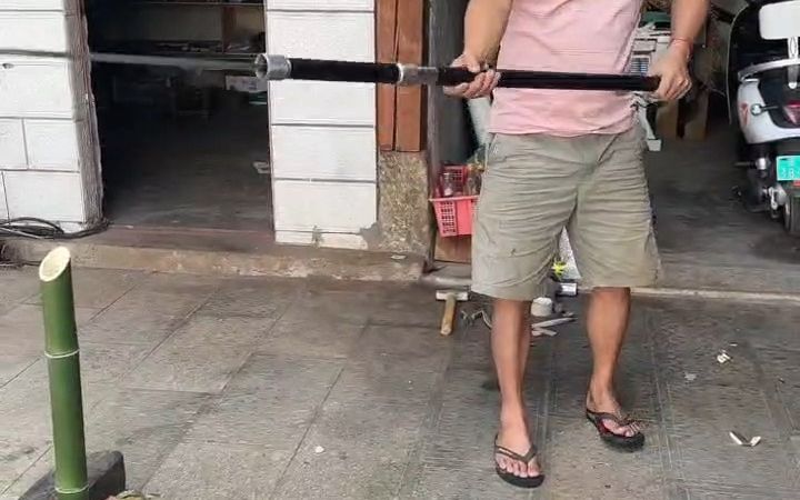 纯手工制作的螺旋插刀棍刀,这把棍刀的螺旋环节是客户自主研发并...