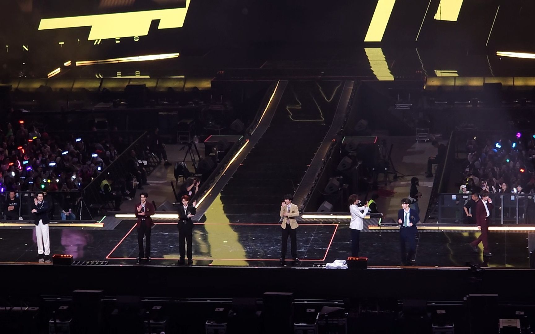 时代少年团三重楼澳门演唱会11月19日全记录 22.手势舞教学