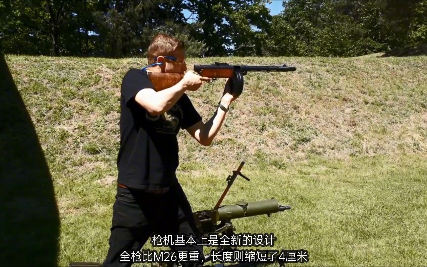 被时代限制,没能迎合战场需求,索米冲锋枪值得称赞就是它的精度