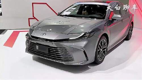 2025款丰田凯美瑞购车必看!全新配置解读与真实落地价揭秘