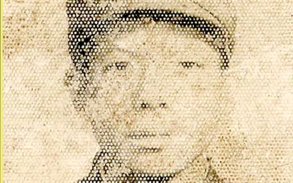 网友父亲老照片修复翻新,一位解放军战士,向先辈致敬#老照片修复翻新...