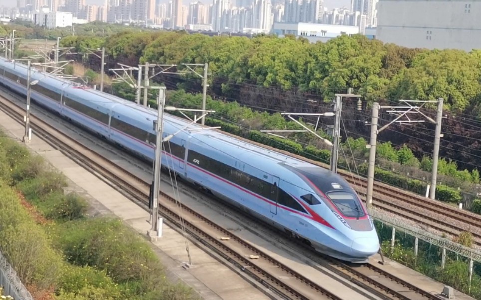 济局全新上线CR300AF复兴号动车组,担当上海开往淄博北的D2922次!