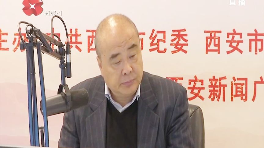 问政现场:管理局局长对食品监管管理工作的流程做了详细的汇报