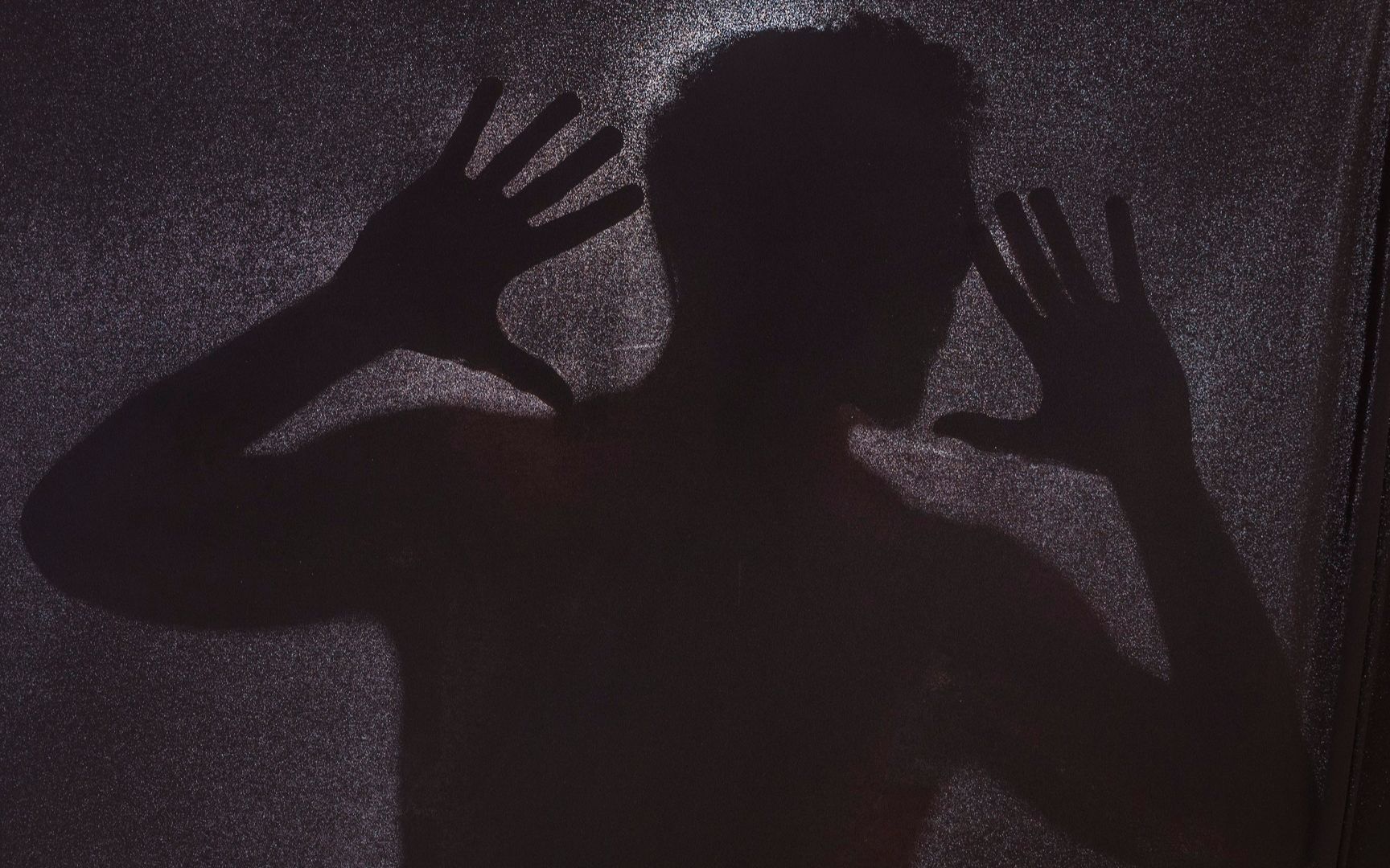 害羞、焦虑、脆弱、极其敏感?你是回避型人格吗?