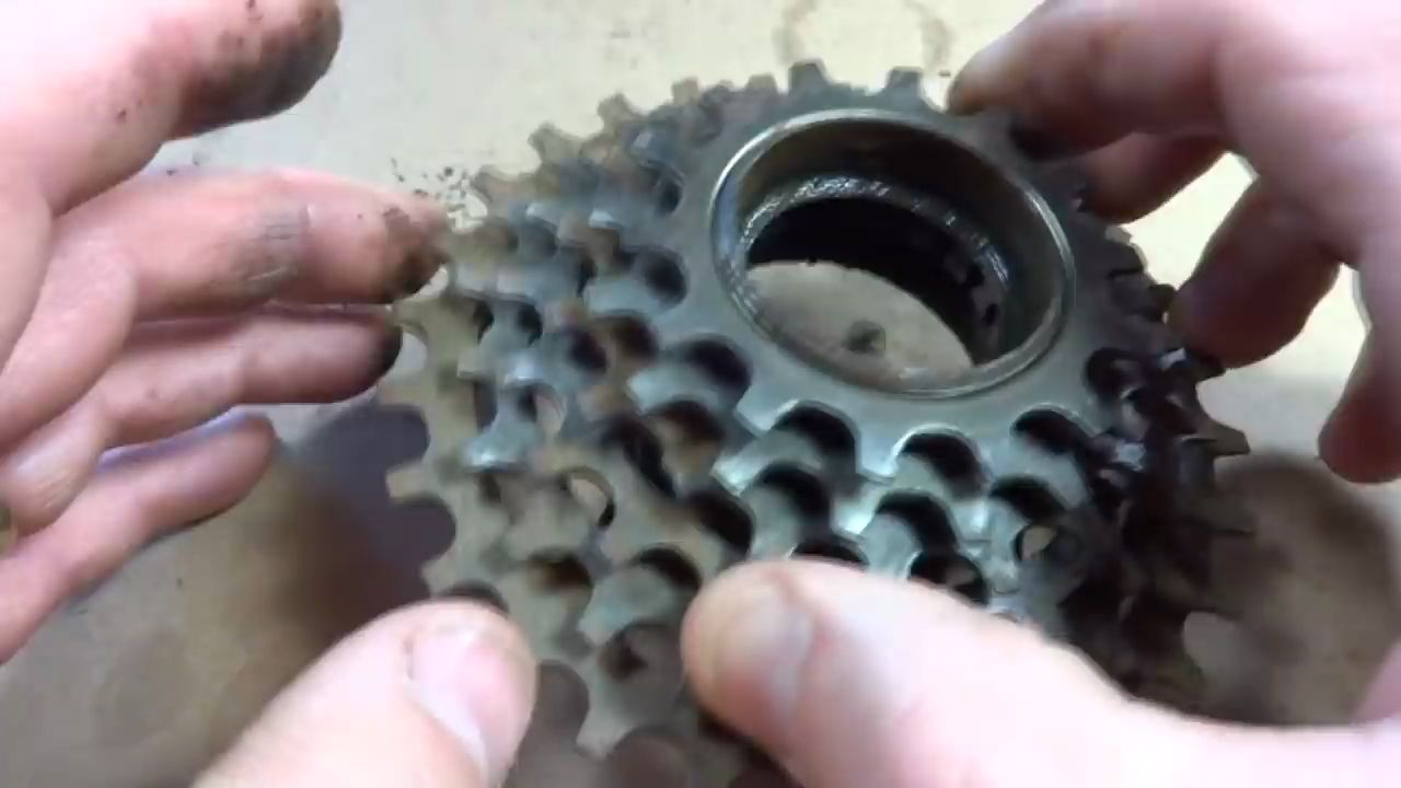 自行车旋式飞轮(Freewheel)拆解组装保养(字幕完成)
