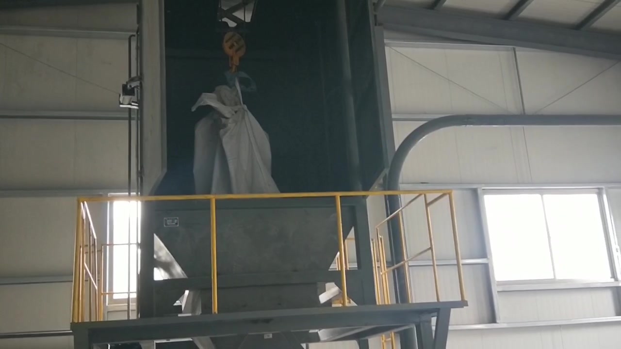 粉末吨包拆包设备 吨包拆包投料站工作