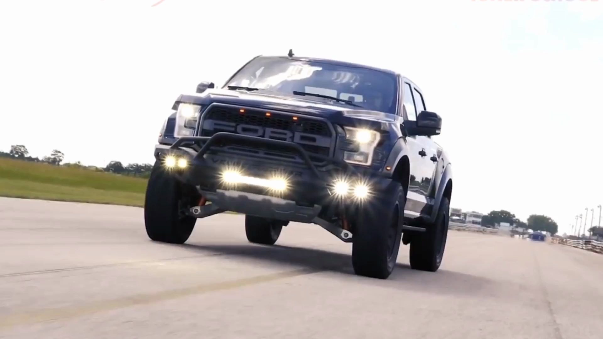 猛禽改装,升级V8引擎动力暴增,火力无限!